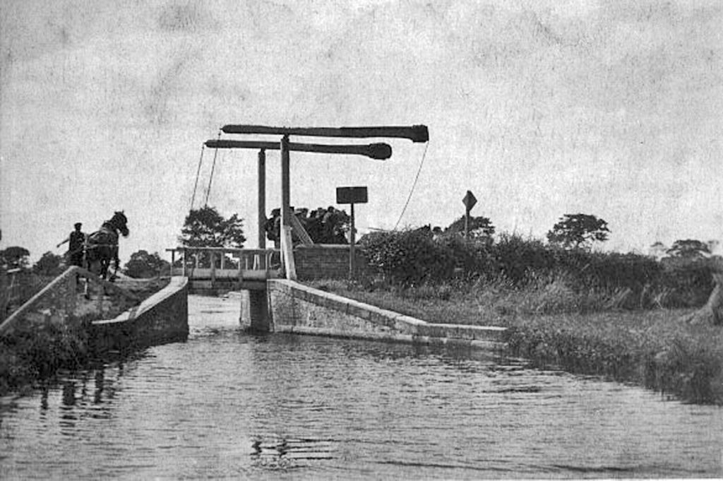 Lift Bridge Rodington – Shrewsbury & Newport Canals Trust