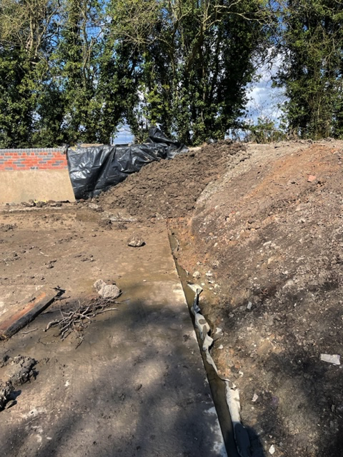 EAST BERM CONSTRUCTION AT WAPPENSHALL – Shrewsbury & Newport Canals Trust